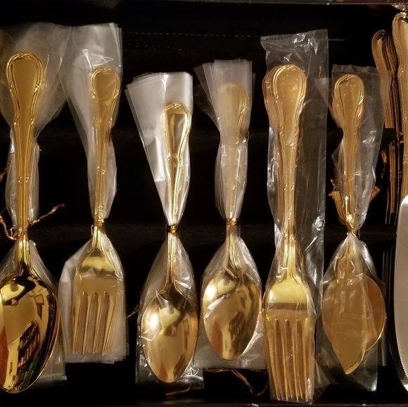 Kitchen | 5 Piece Flatware Hostess Set | Poshmark